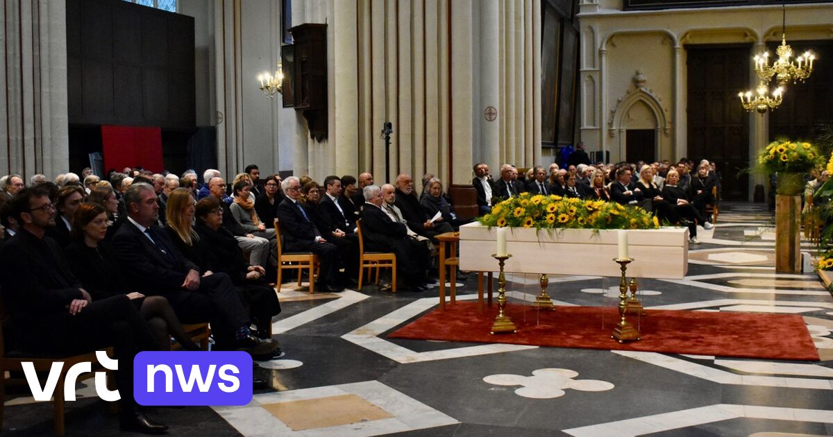 Begrafenis van ereburgemeester Patrick Moenaert in volle Sint-Salvatorskathedraal in Brugge ...