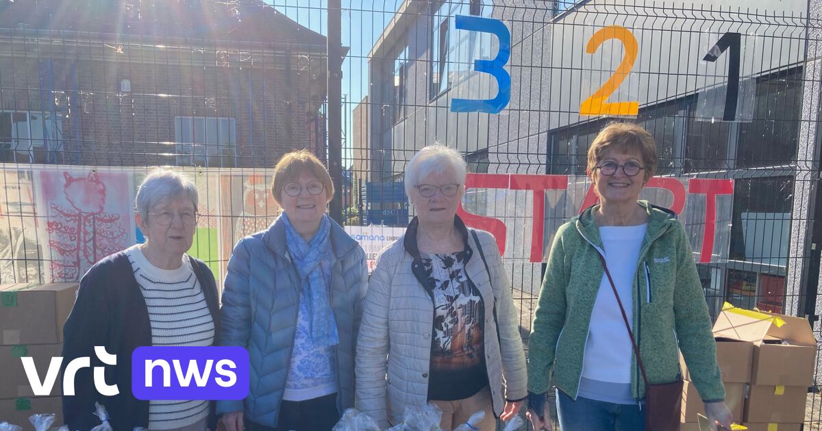 Paula (89) uit Linden verkoopt op verkiezingsdag wafeltjes voor ... Paula (89) uit Linden verkoopt op verkiezingsdag wafeltjes voor ...