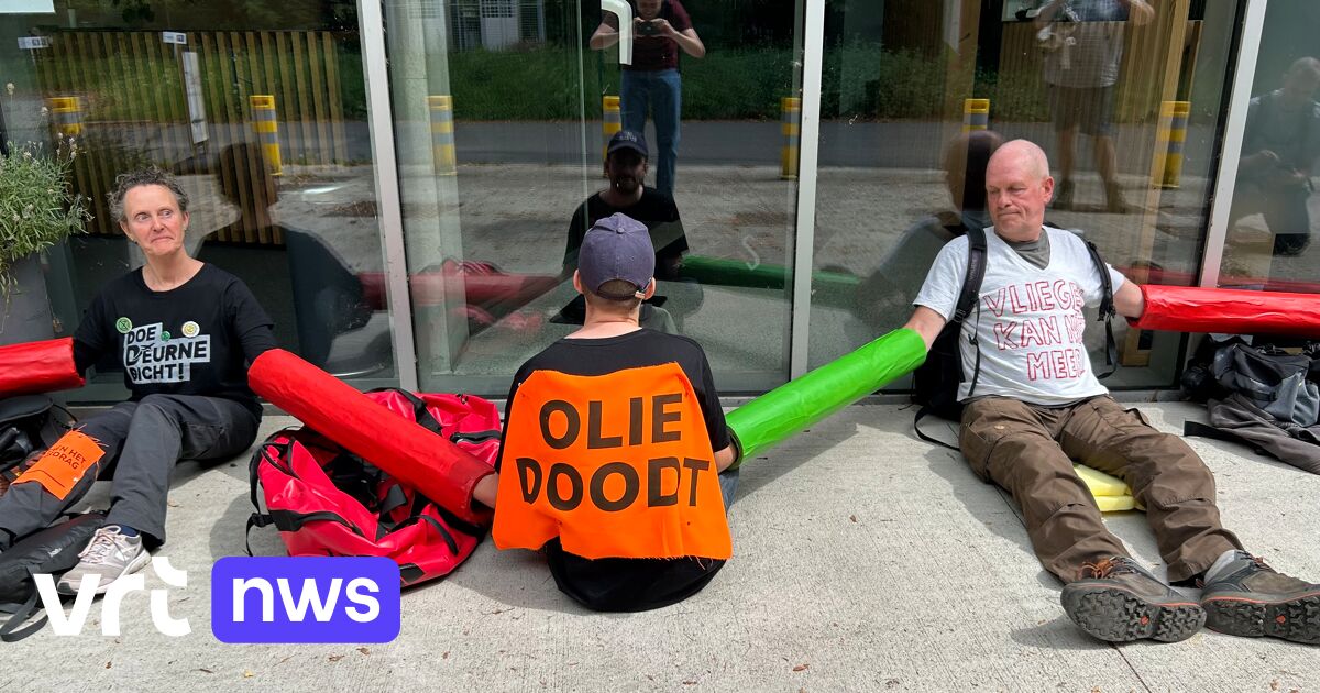 5 actievoerders opgepakt die ingang blokkeerden naar privéjets op ...