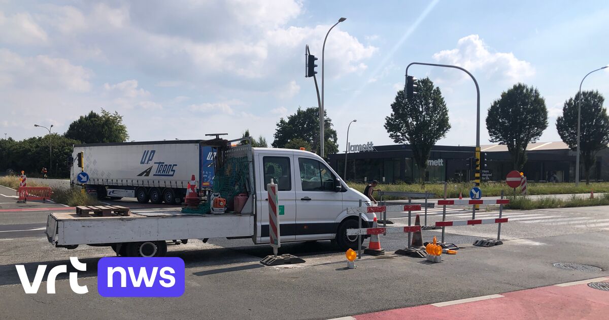 N36 in Deerlijk weer vrij na schade aan het wegdek door hitte | VRT NWS: nieuws
