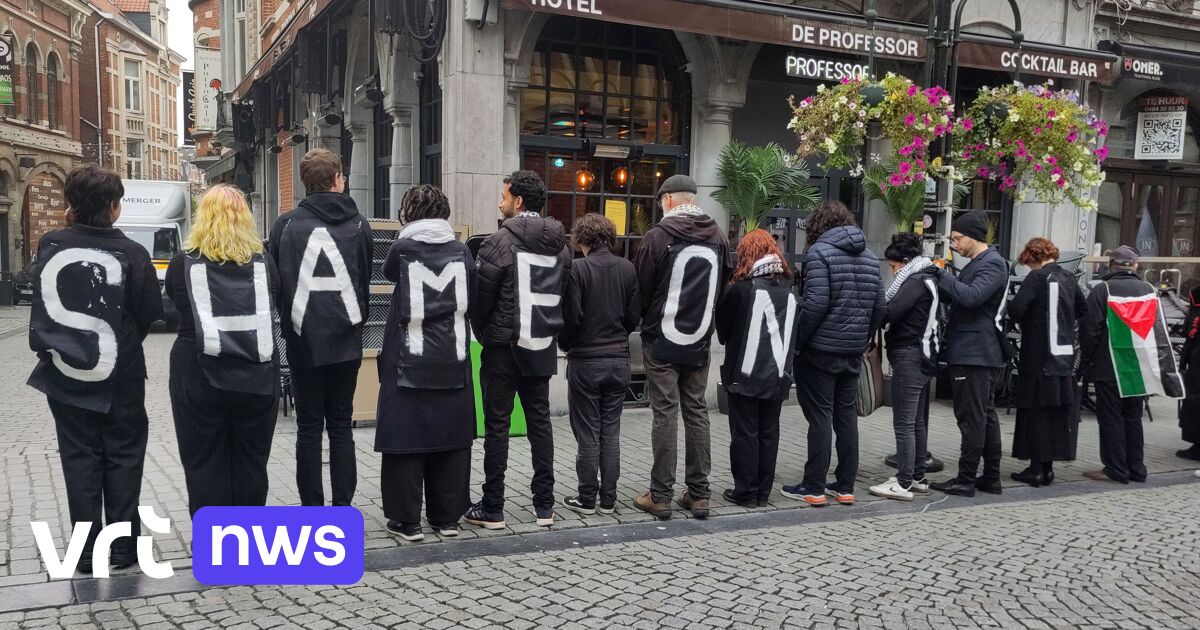 Pro-Palestijnse actievoerders keren KU Leuven symbolisch de rug toe ...