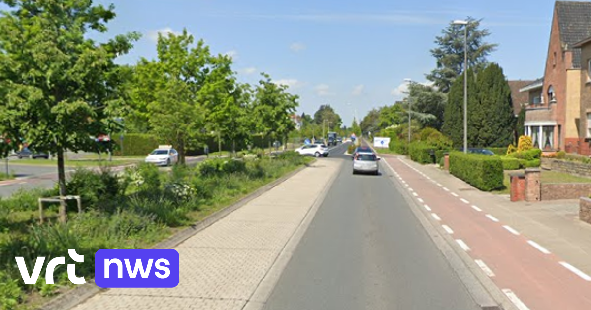 Fietser (86) overleden in ziekenhuis, na ongeval met vrachtwagen op ovonde in Eeklo | VRT NWS ...