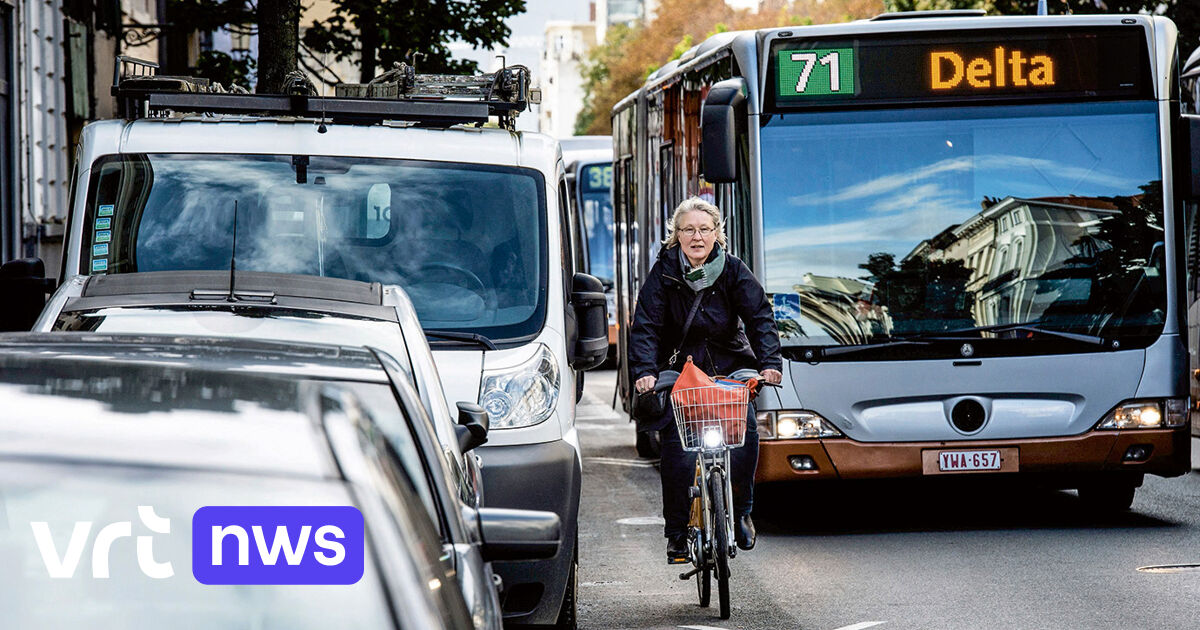 Verschillende bussen omgeleid in centrum Brussel door wegverzakking ...