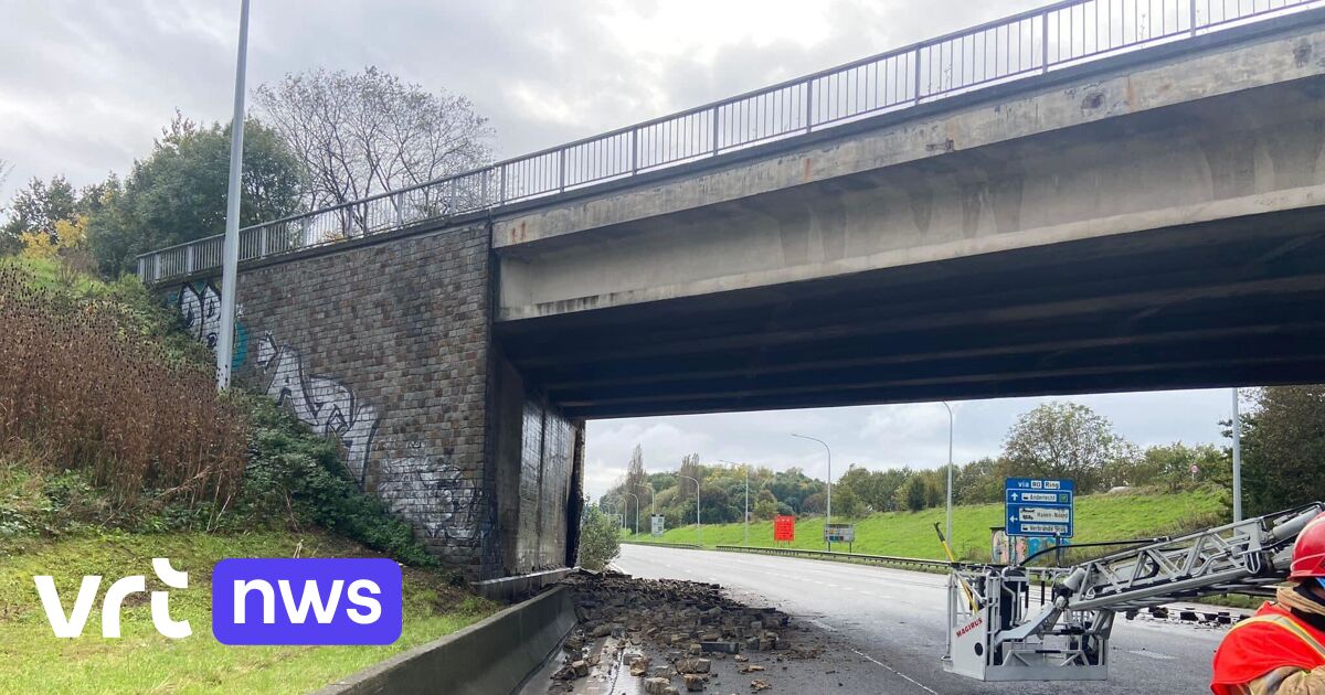 Verbinding van A12 naar Brusselse ring vrijgemaakt nadat brokstukken van brug op rijweg ...