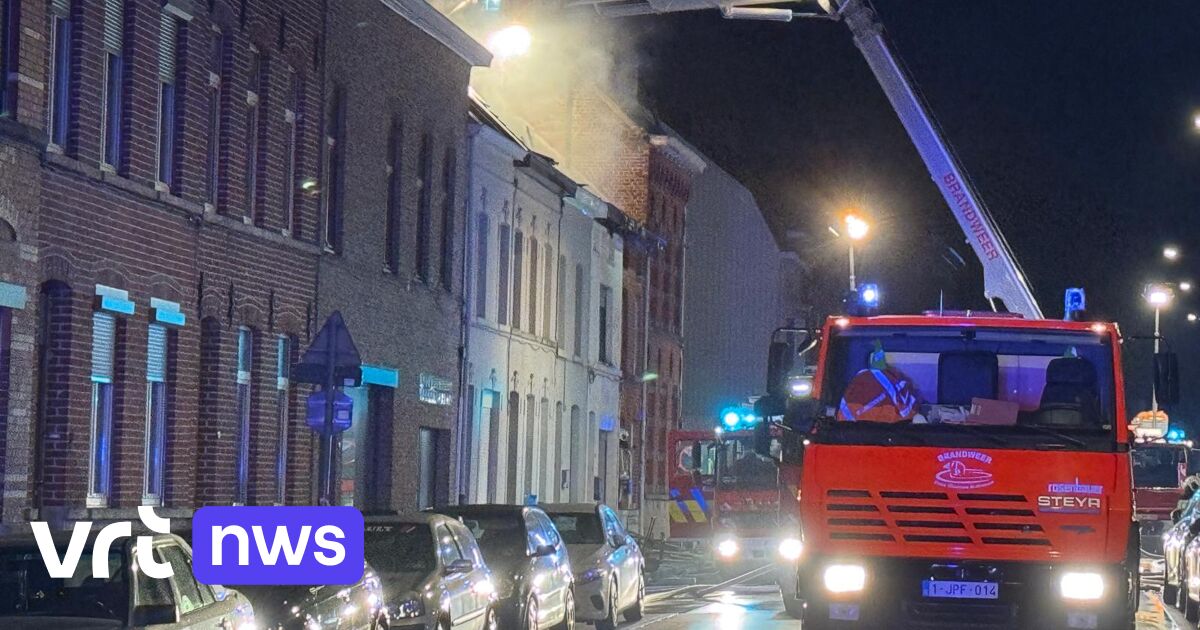 3 rijwoningen onbewoonbaar in Ronse na uitslaande brand | VRT NWS: nieuws