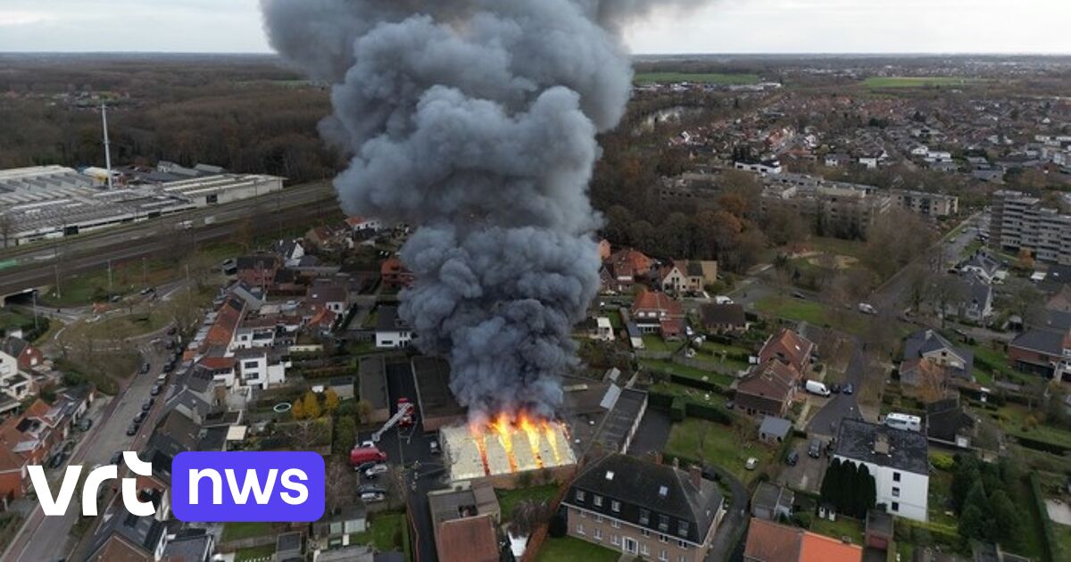 Zware brand in loods met voertuigen in Brugge | VRT NWS: nieuws