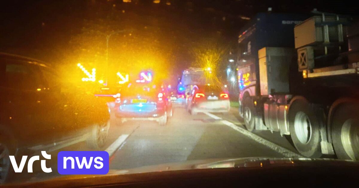 Motorrijder (23) overleden na ongeval op A12 in Meise | VRT NWS: nieuws