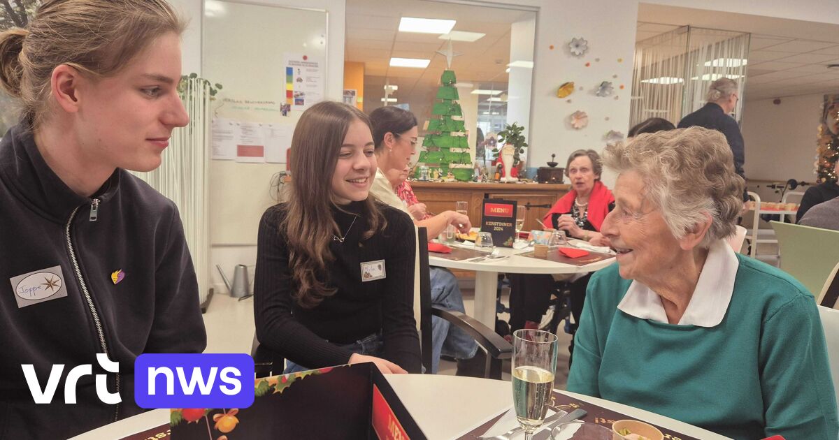 Jongeren vieren kerst met bewoners Leuvens rusthuis: "Een groot ...