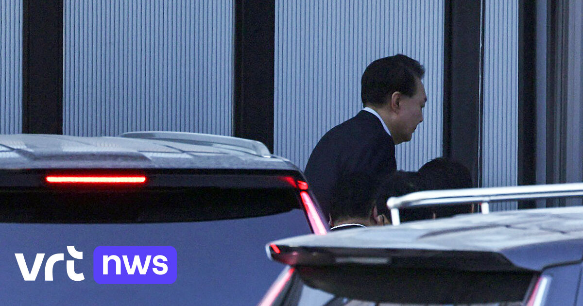 Geschorste Zuid-Koreaanse president Yoon nu toch gearresteerd, politie dringt binnen met ladders ...
