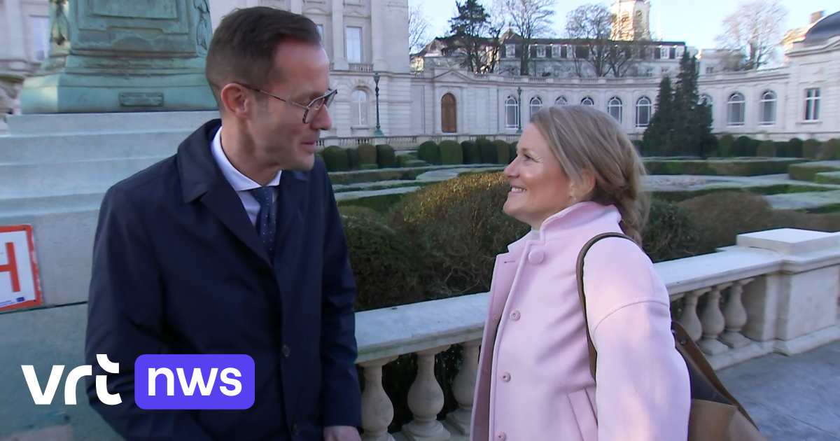 Zo verliep de eerste dag van kersverse ministers Rob Beenders en ...