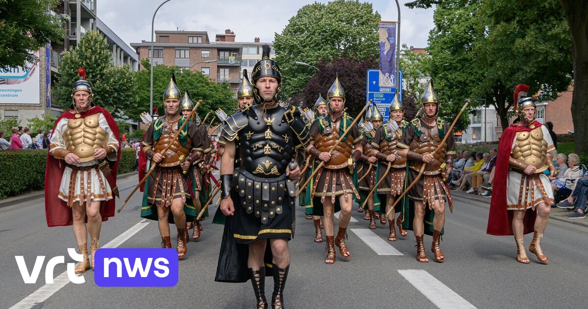 Zingende Maagden en Romeinse Soldaten van Tongerse Kroningsfeesten ...