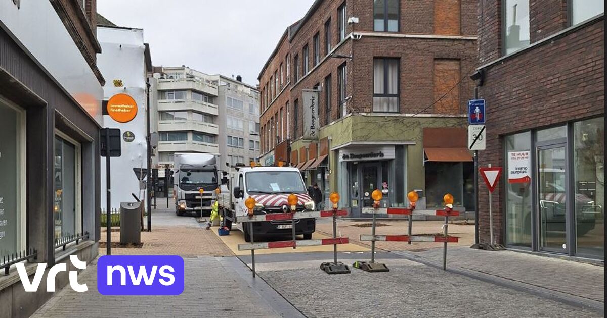 Burgemeester laat wegenwerken in Stapelstraat in Sint-Truiden ...