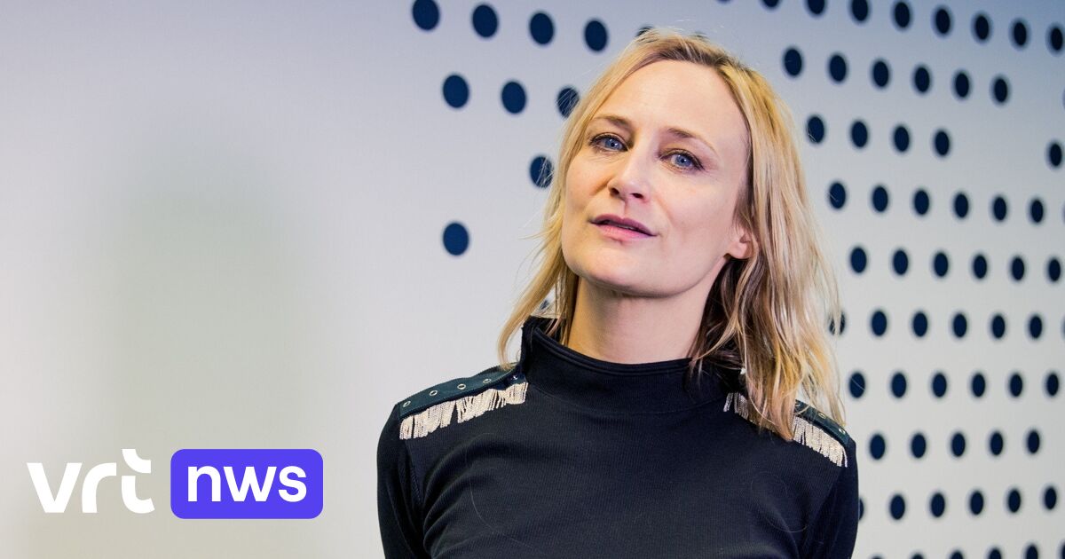 Geike Arnaert zingt voor 'De prinses op de erwt' in Sprookjesbos van de ...