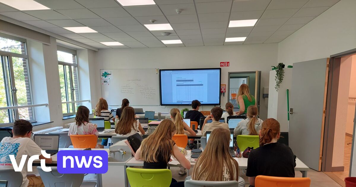 Agnetencollege in Peer ontevreden over nieuw laptopbeleid van ...