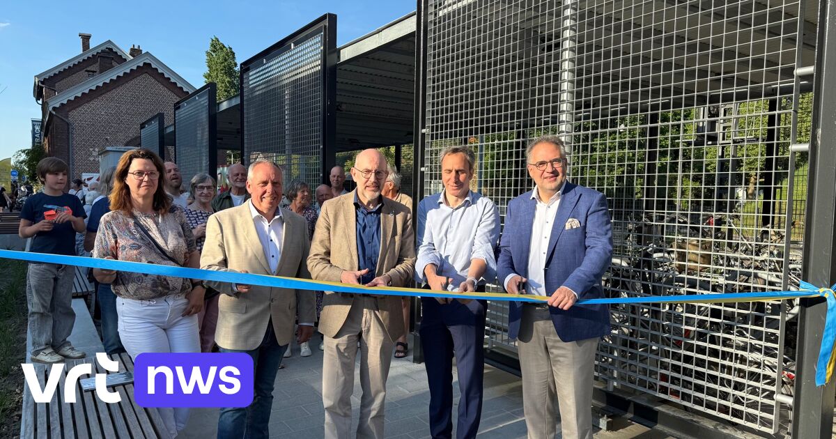 Stationsomgeving Ekeren heraangelegd: meer plaats voor fietsers en ...