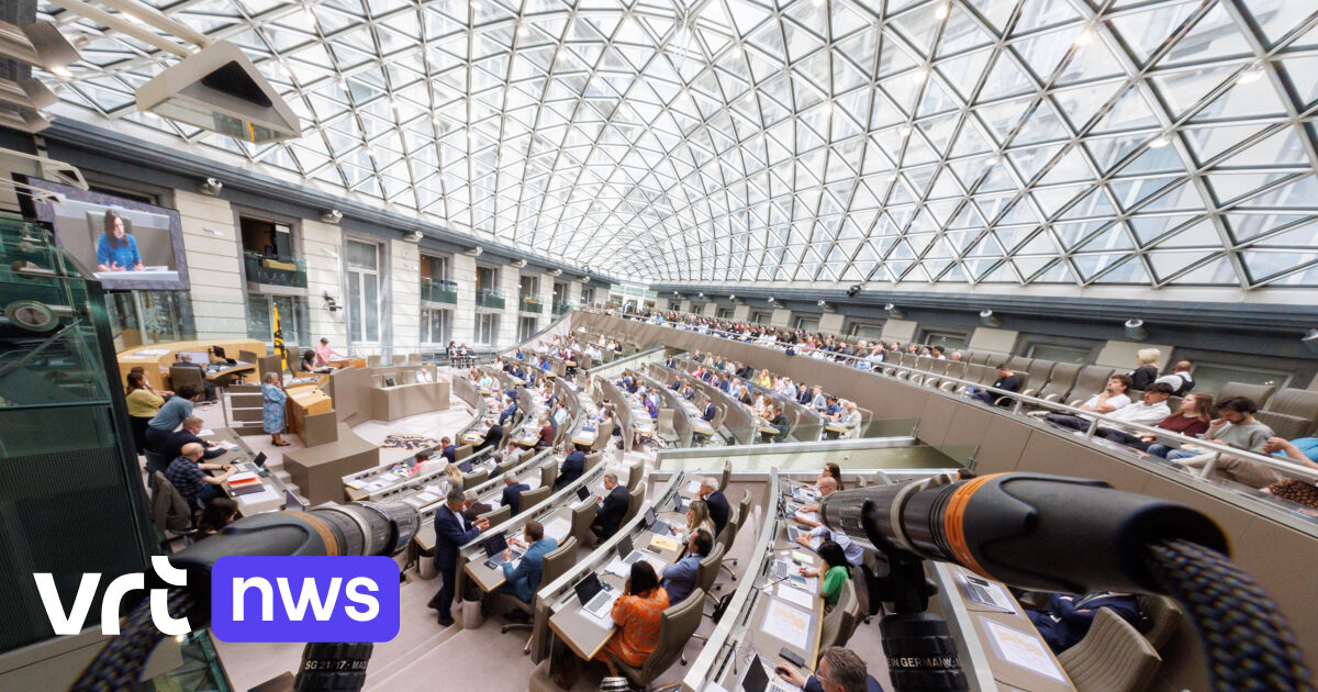 Stoelendans in Vlaams Parlement: Open VLD en Vooruit wisselen van ...