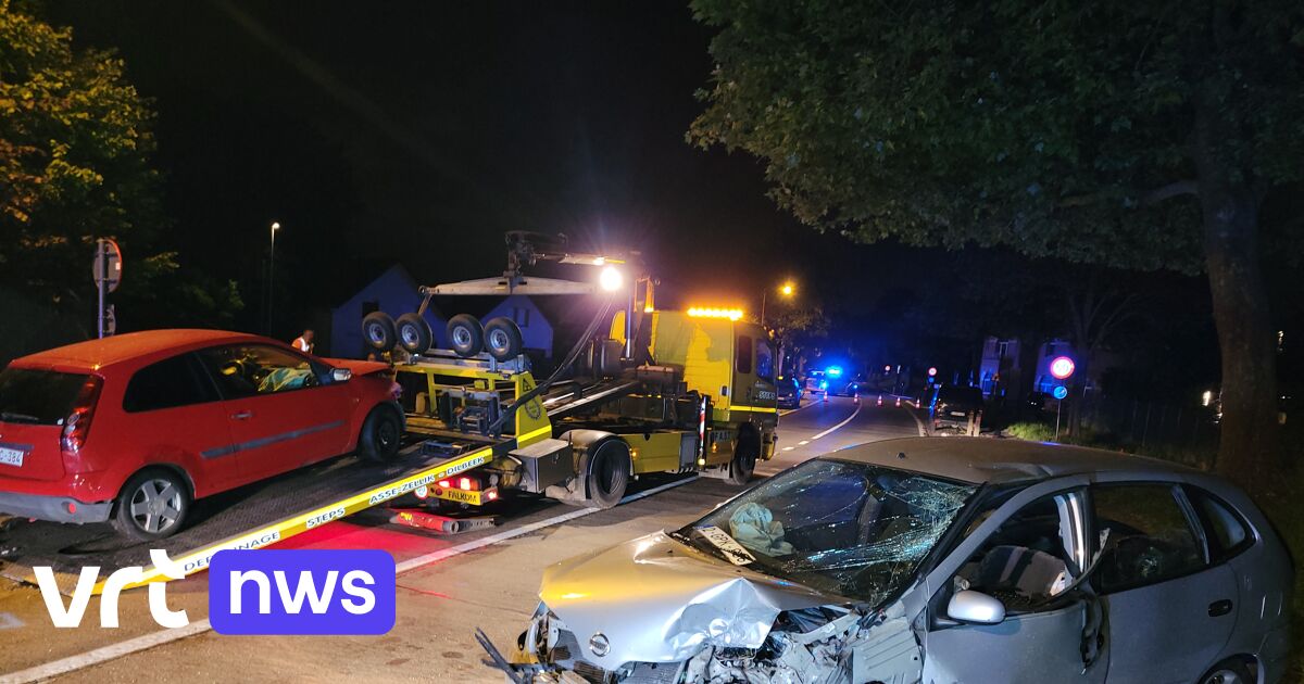 Vier gewonden bij frontale botsing in Merchtem, inhalen in gevaarlijke bocht loopt fout | VRT ...