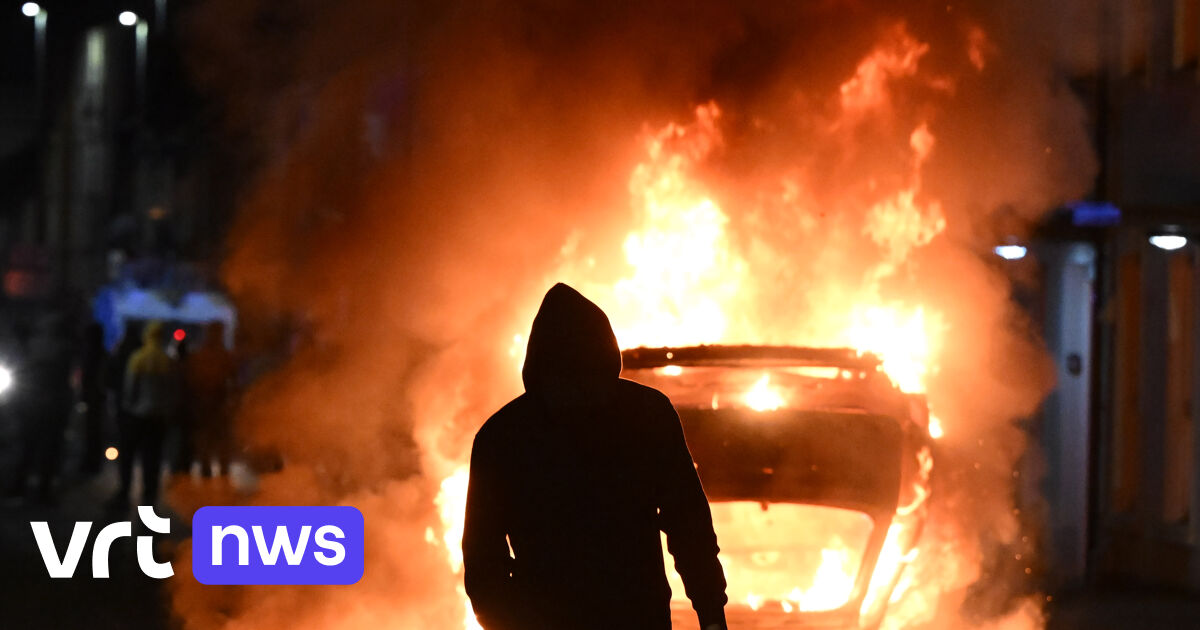 Tweede nacht op rij geweld tegen migranten in Noord-Ierland, na ophef over verkrachtingszaak ...