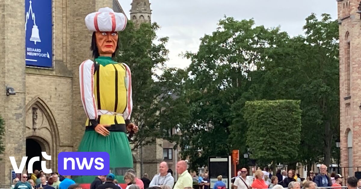 Nieuwpoort viert honderdste verjaardag van reus Jan Turpijn tijdens ...