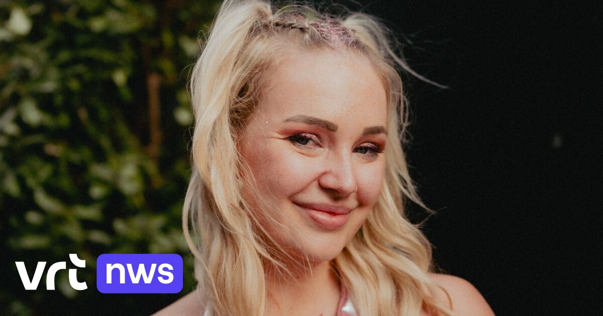 Kemonokko tsuushine checked out some pictures of this girl