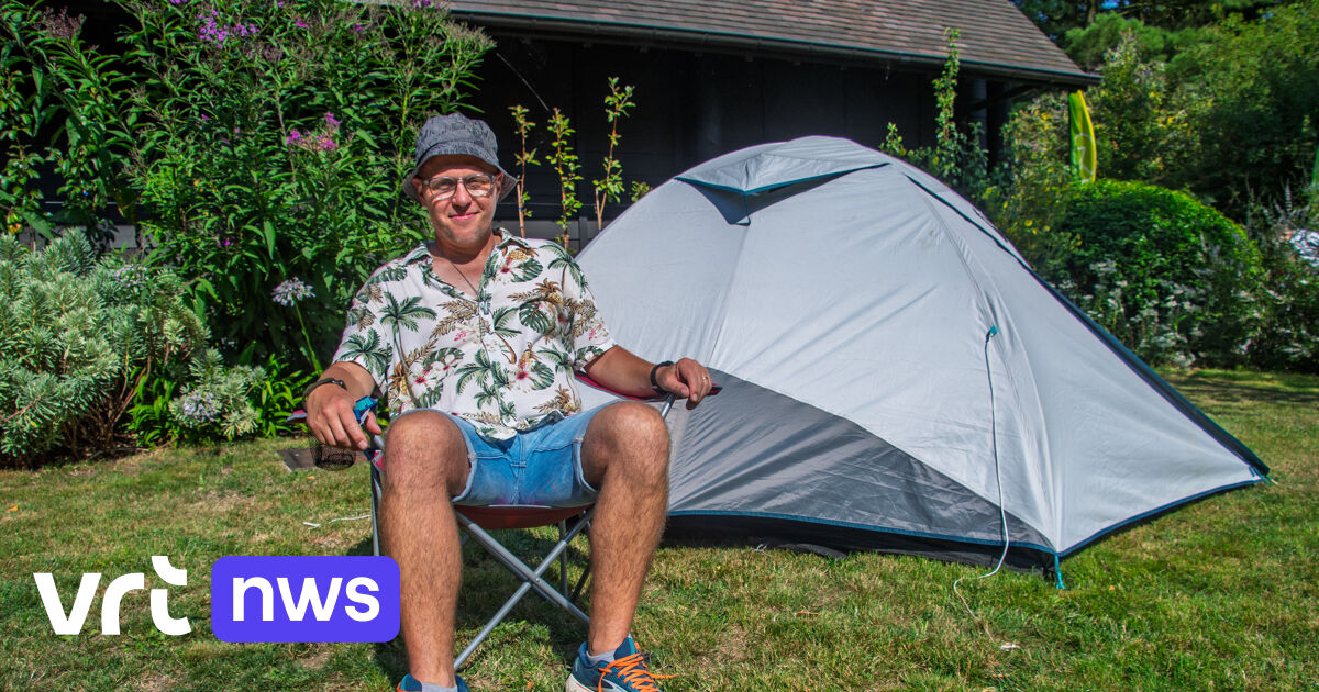 Papa van Guust (21) slaat tent op in Ter Loo in Loppem voor extra zorgbudget | VRT NWS: nieuws