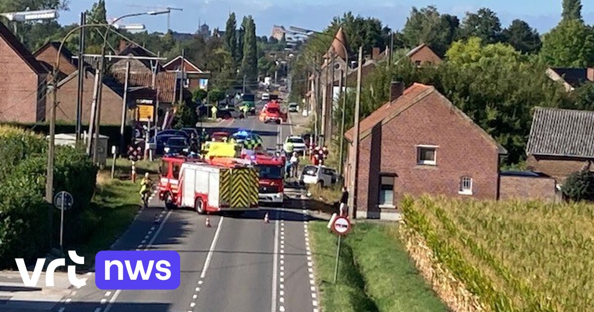 Trein botst tegen auto op overweg Sint-Truiden: bestuurder (94) reed ...