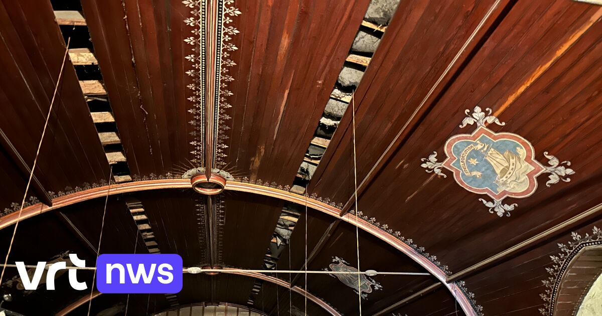 Verborgen neogotisch tongewelf van oude kapel ontdekt boven turnzaal ...