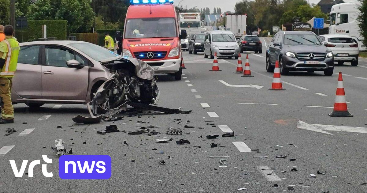 Burgemeester Ardooie eist snelle vernieuwing N37 na 2 ongevallen op 1 dag | VRT NWS: nieuws