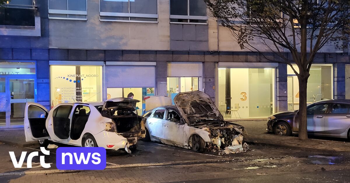 Auto in brand gestoken in Antwerpen-Noord, 2 andere wagens beschadigd ...