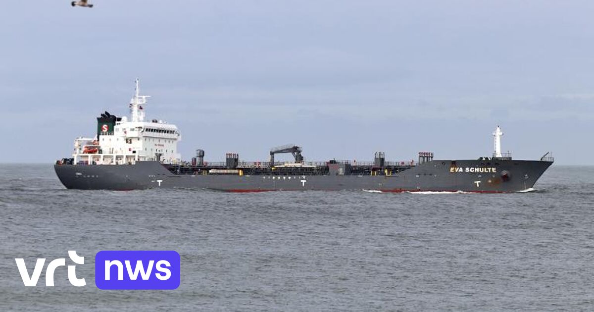 Olietanker op drift vlak bij Nederlands windmolenpark: schip naar ...