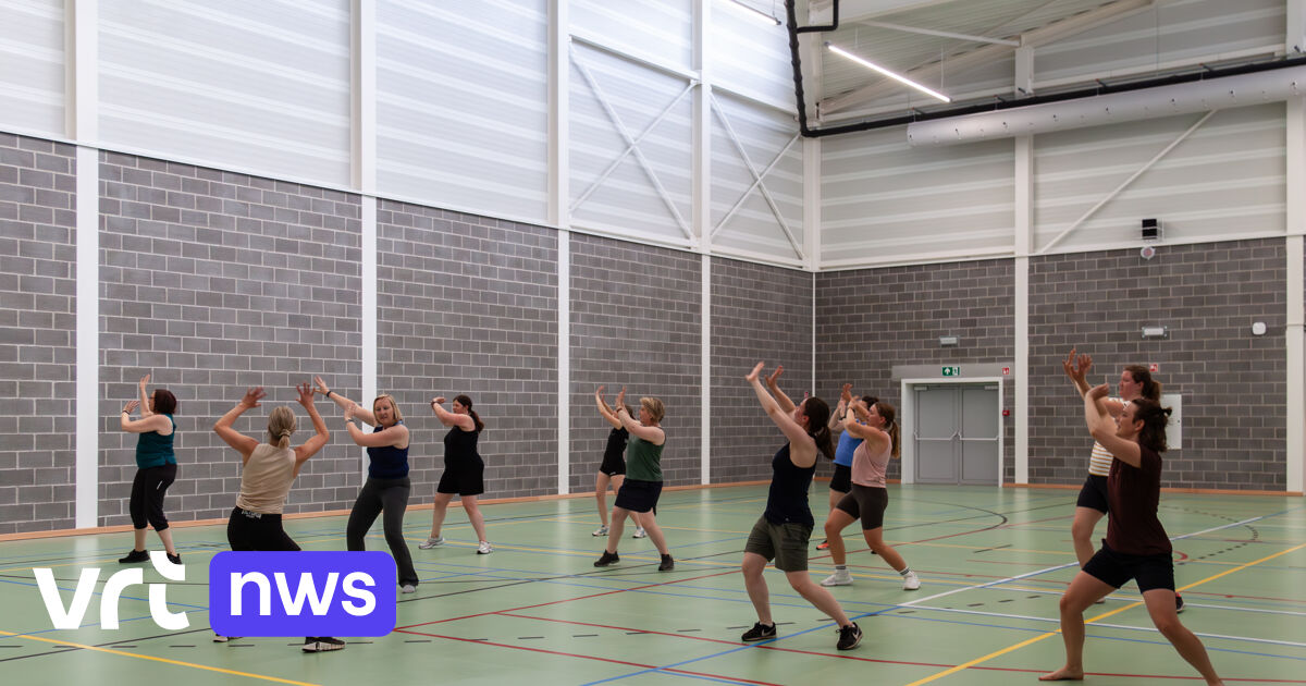 Nieuwe sporthal geopend in provinciaal domein De Ster in Sint-Niklaas, bedoeld voor scholen en ...