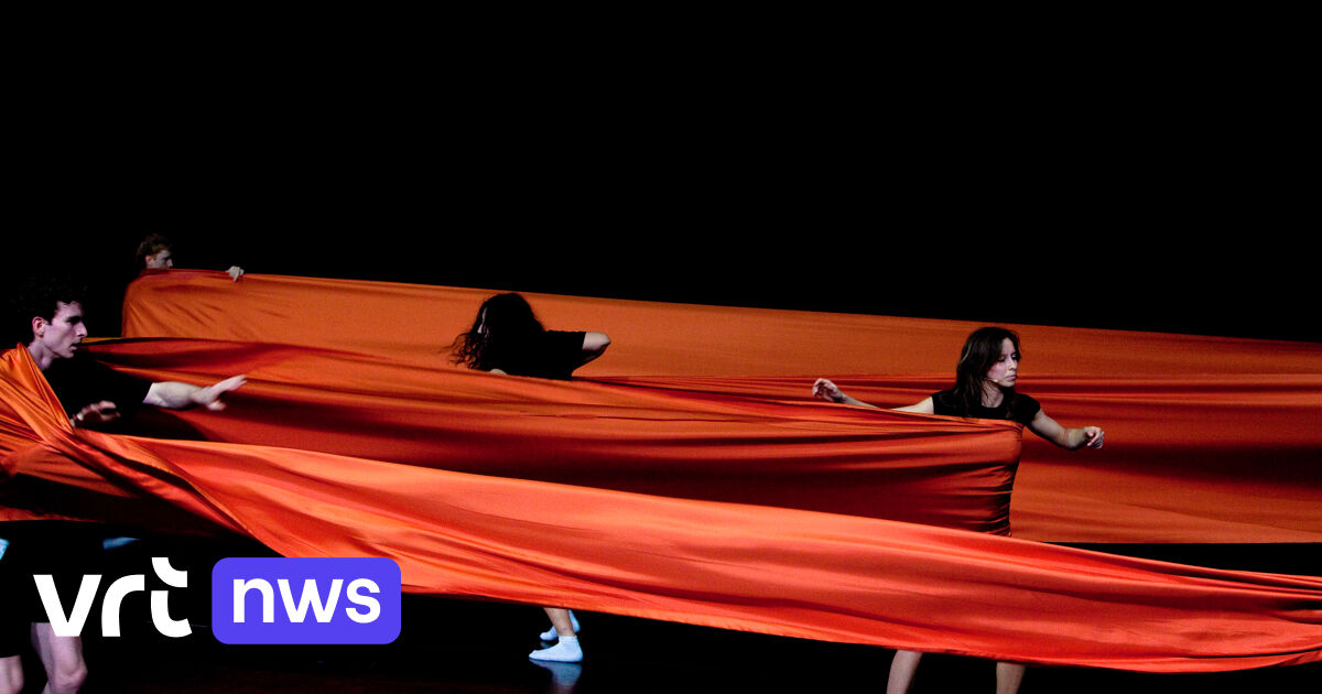 Zes kilometer stof neemt je in 'Inhale delirium exhale' mee op ...