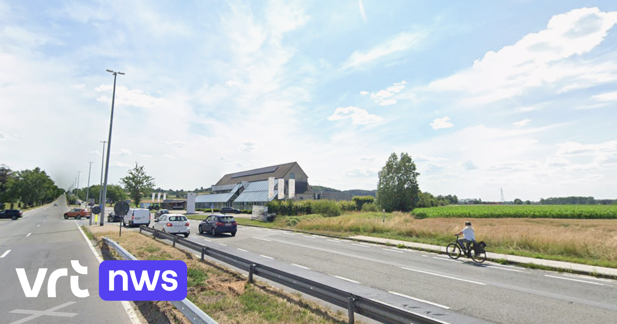 Werken aan 375 meter lange fietsbrug over Ronseweg in Oudenaarde van ...