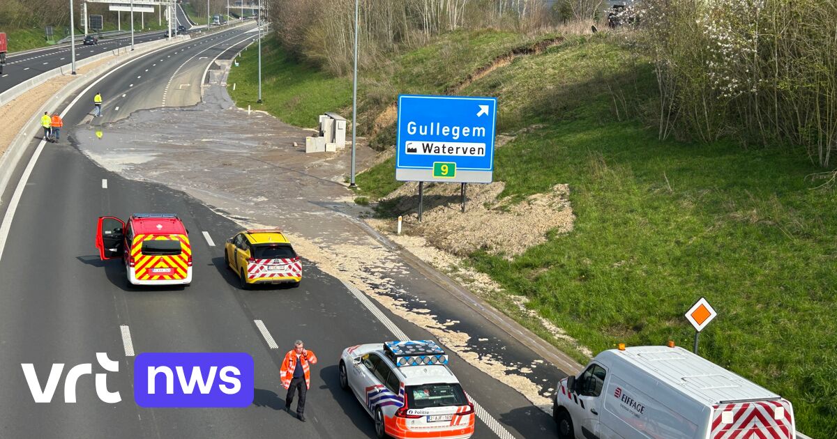 Aardverschuiving sluit R8 binnenring af bij Bissegem: "Smurrie tot ...