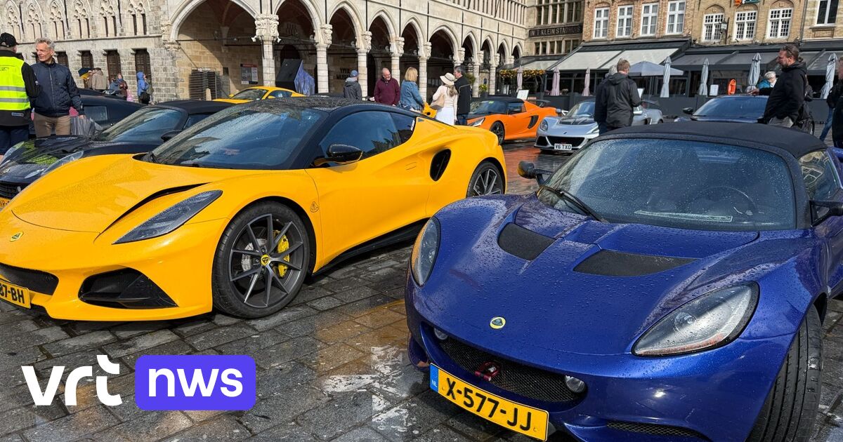135 sportwagens kleuren Grote Markt van Ieper voor Ypres Lotus Day ...
