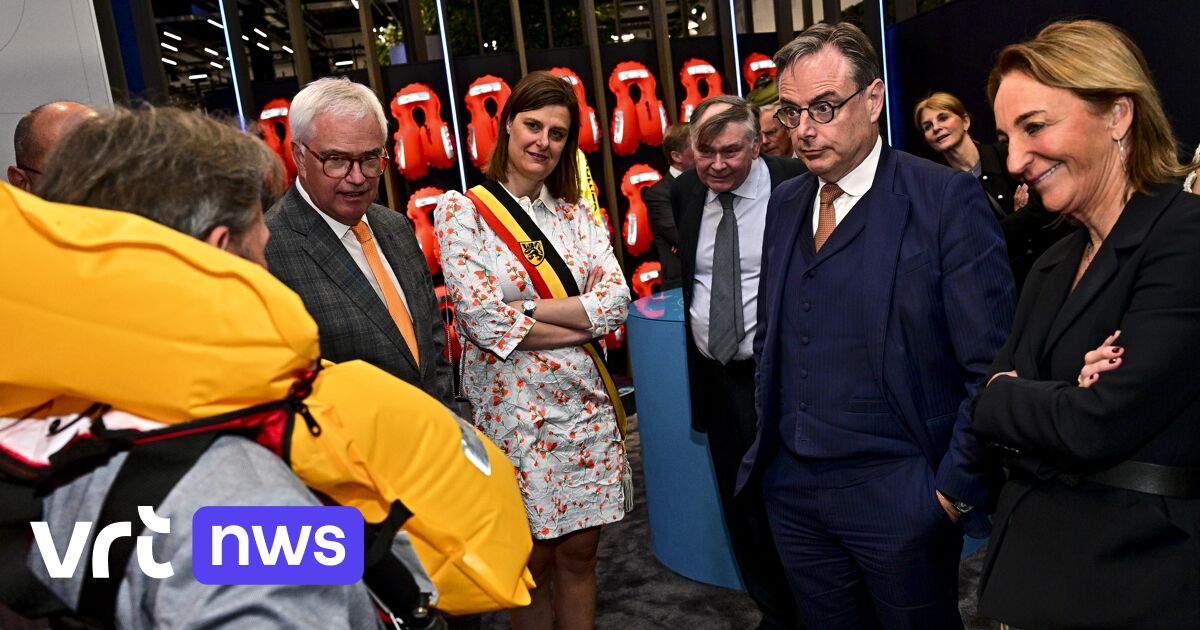Sioen Industries opent belevingscentrum in Ardooie: "Premier De Wever ...