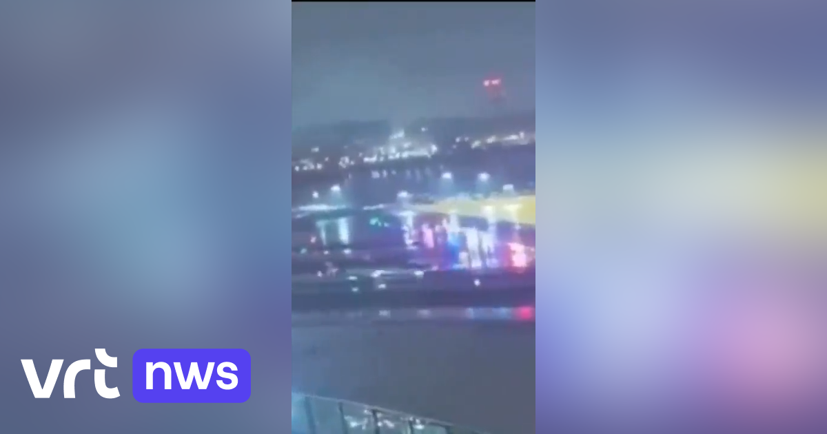 VIDEO Camerabeelden tonen moment van vliegtuigcrash New York | VRT NWS ...