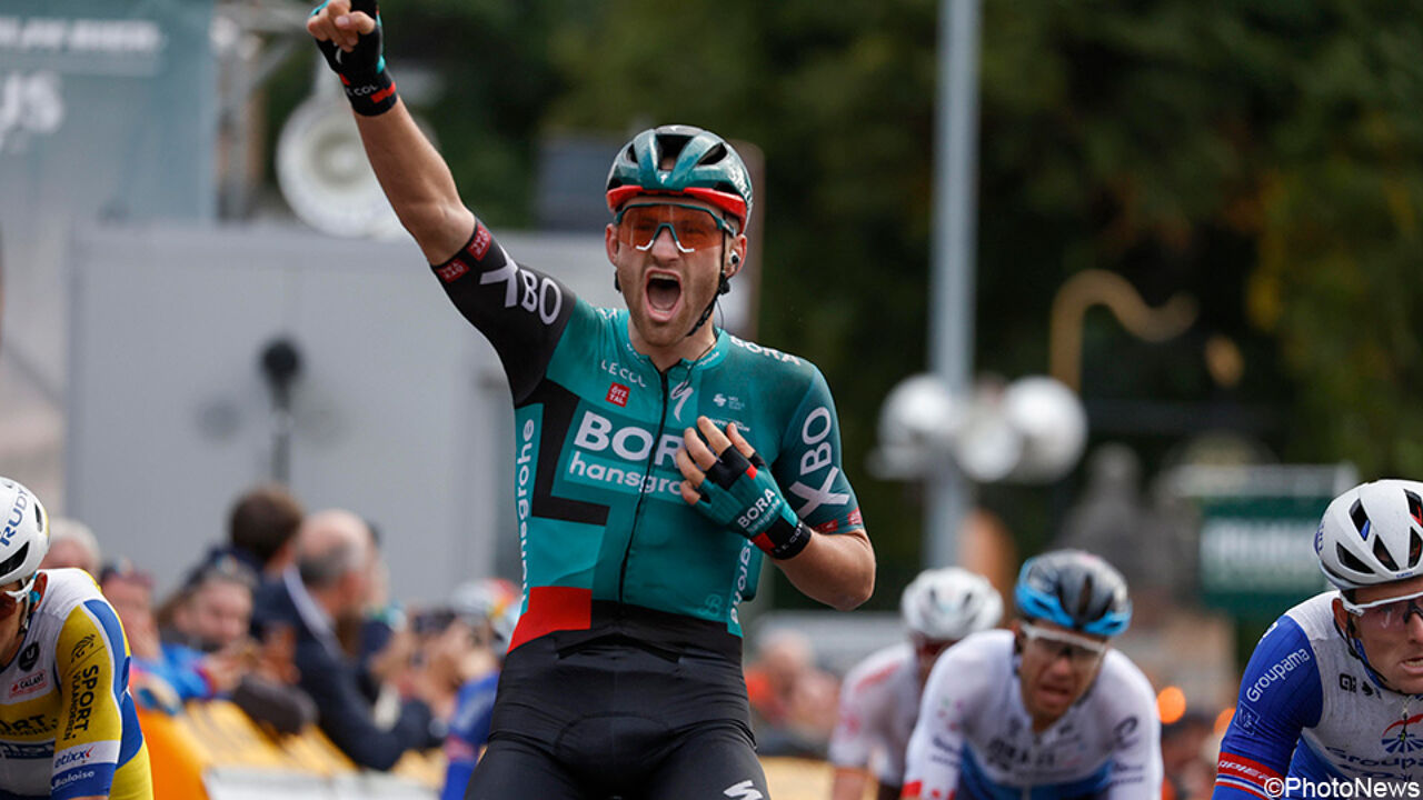 In de GP d'Isbergues is Arnaud Démare wel de primus, Edward Theuns is ...