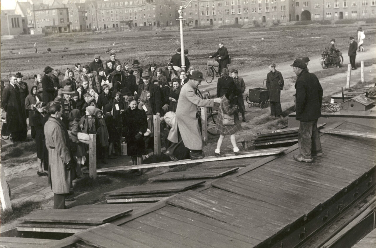 75 jaar geleden: het begin van de "Hongerwinter" in Nederland | VRT NWS ...