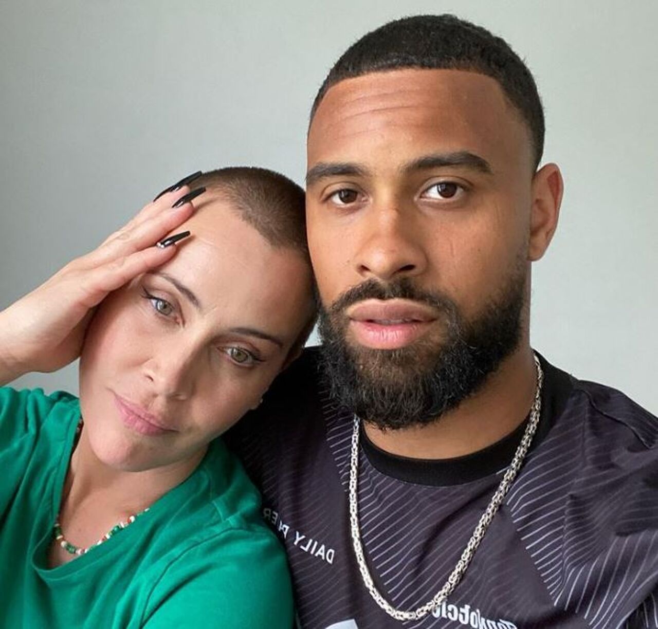 Zangeres Anouk trouwt voor 40.000 fans en kiest voor familienaam van ...