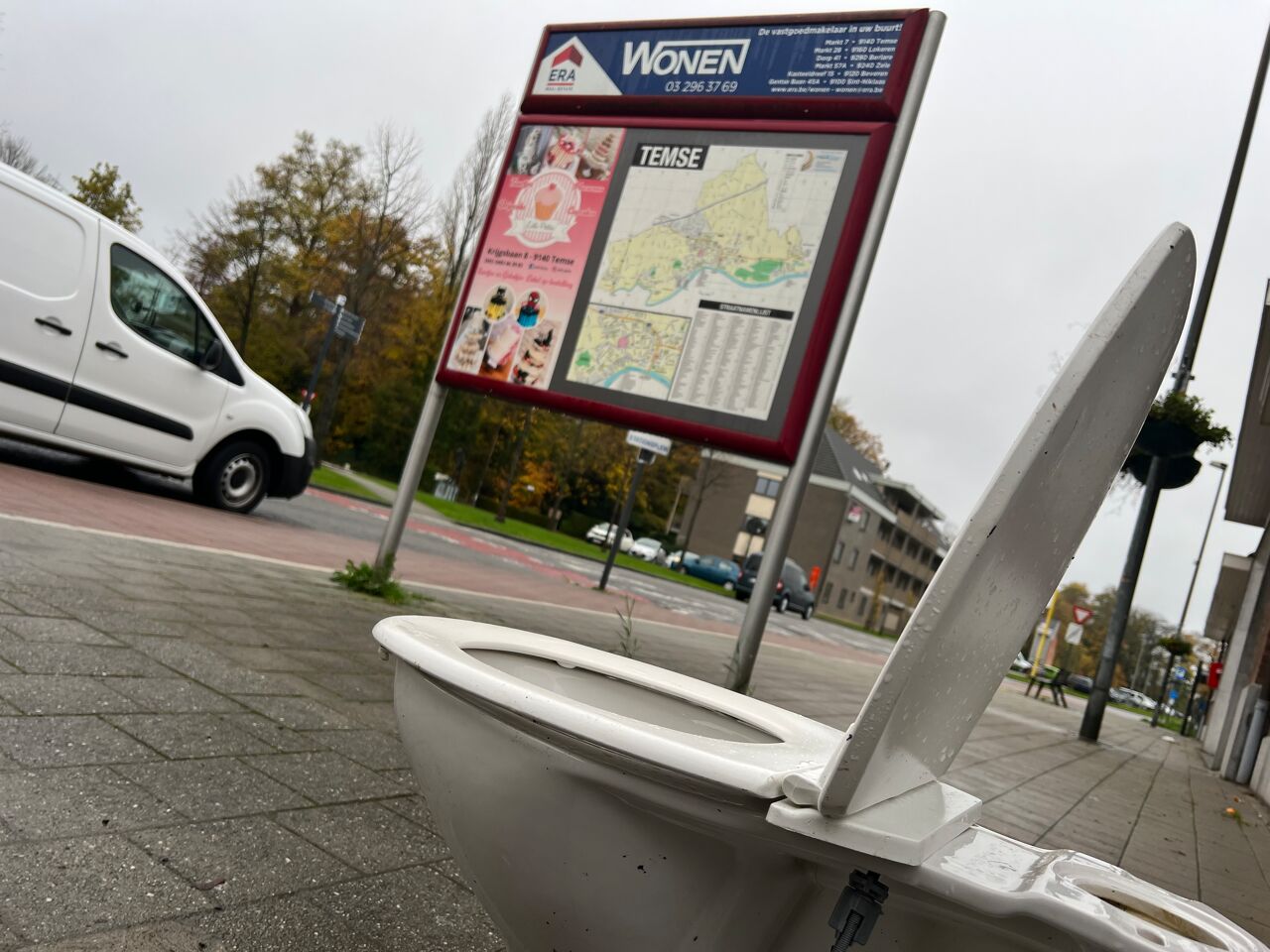 "De Kakdichters" vragen meer, gratis en propere publieke toiletten met ...