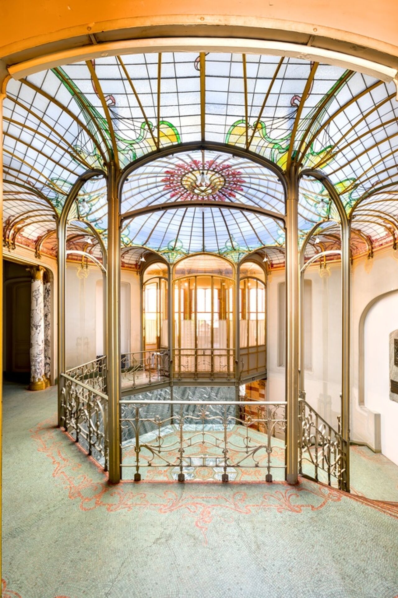 L’Hôtel Van Eetvelde, perle de l’Art nouveau, a rouvert ses portes au ...