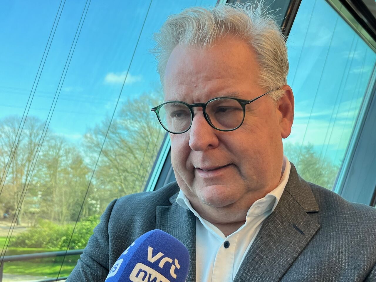 Langst zittende burgemeester in Limburg Alain Yzermans (HOPPAH) gaat ...