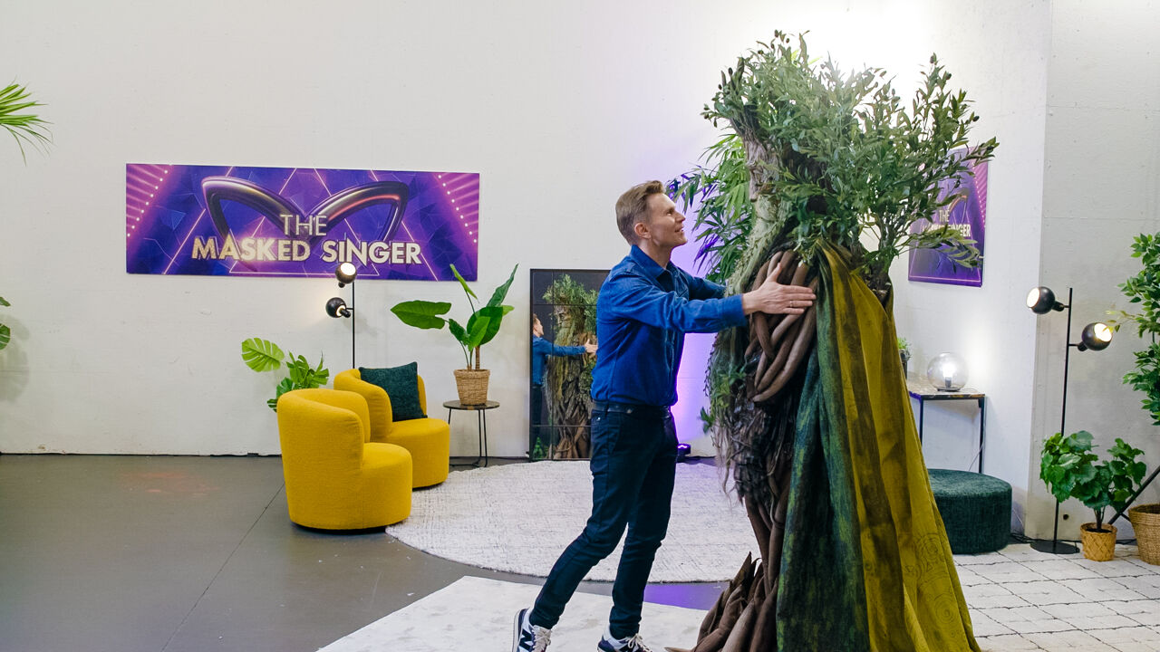 Bekend VRT NWS-gezicht is Boom in ‘The masked singer’: "Ik heb 25 jaar ...