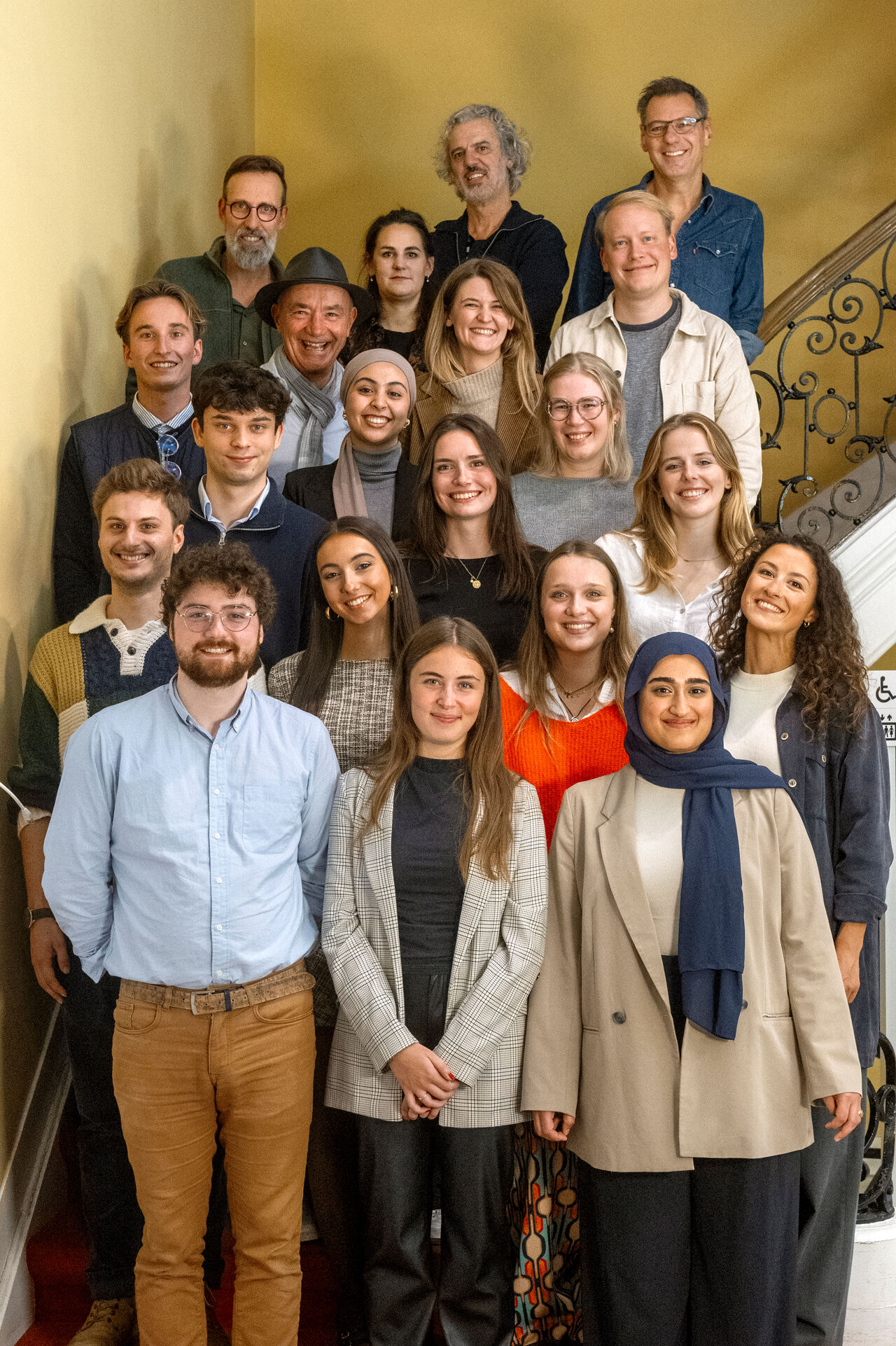 Kasper Nollet en Claire Vermeulen winnen Belgodyssee-wedstrijd voor jonge journalisten | VRT NWS ...