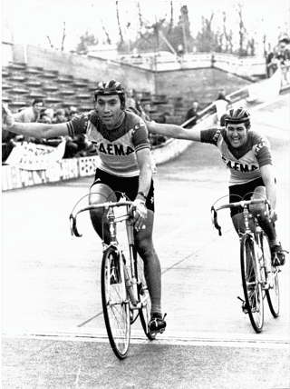 Waarom blijft Merckx na vijftig jaar nog altijd tot de verbeelding ...