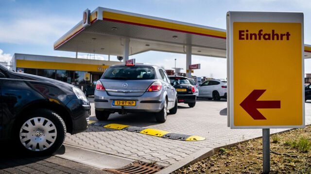 Benzine stijgt naar recordprijs in België: is het de moeite om in een ...