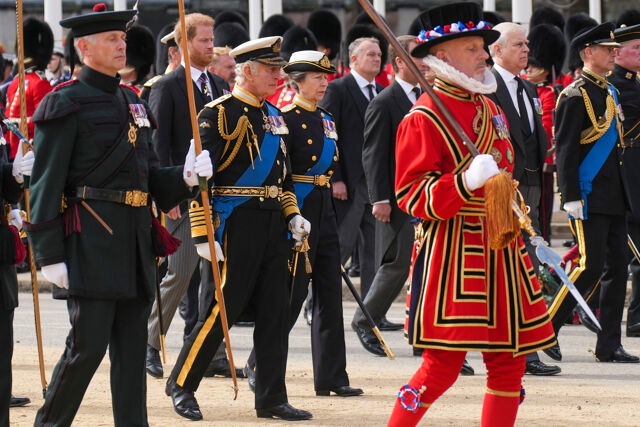 De laatste reis van de Queen: Elizabeth II na indrukwekkende ...
