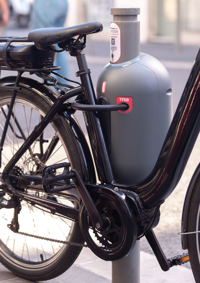 Stad Brussel test systeem van beveiligde fietsenrekken om ...