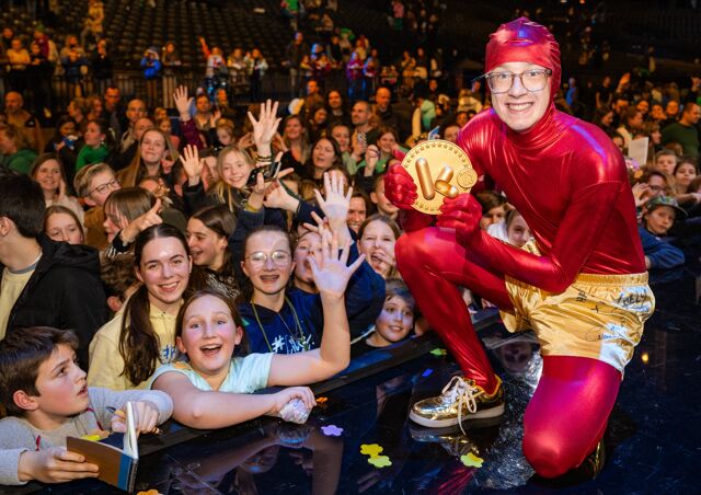 Onlinefenomeen Timon Verbeeck krijgt rubriek met kinderen in 'Man bijt ...